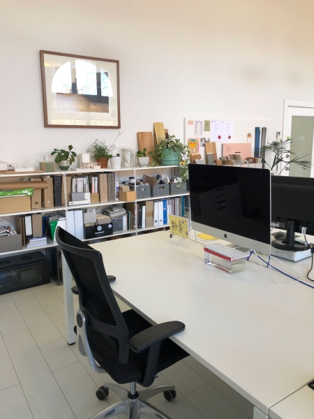 Large desk in shared studio, Brunswick - Brunswick | Creative Spaces